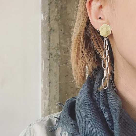 How to shoot jewelry on a model: yourself | the jewelry loupe